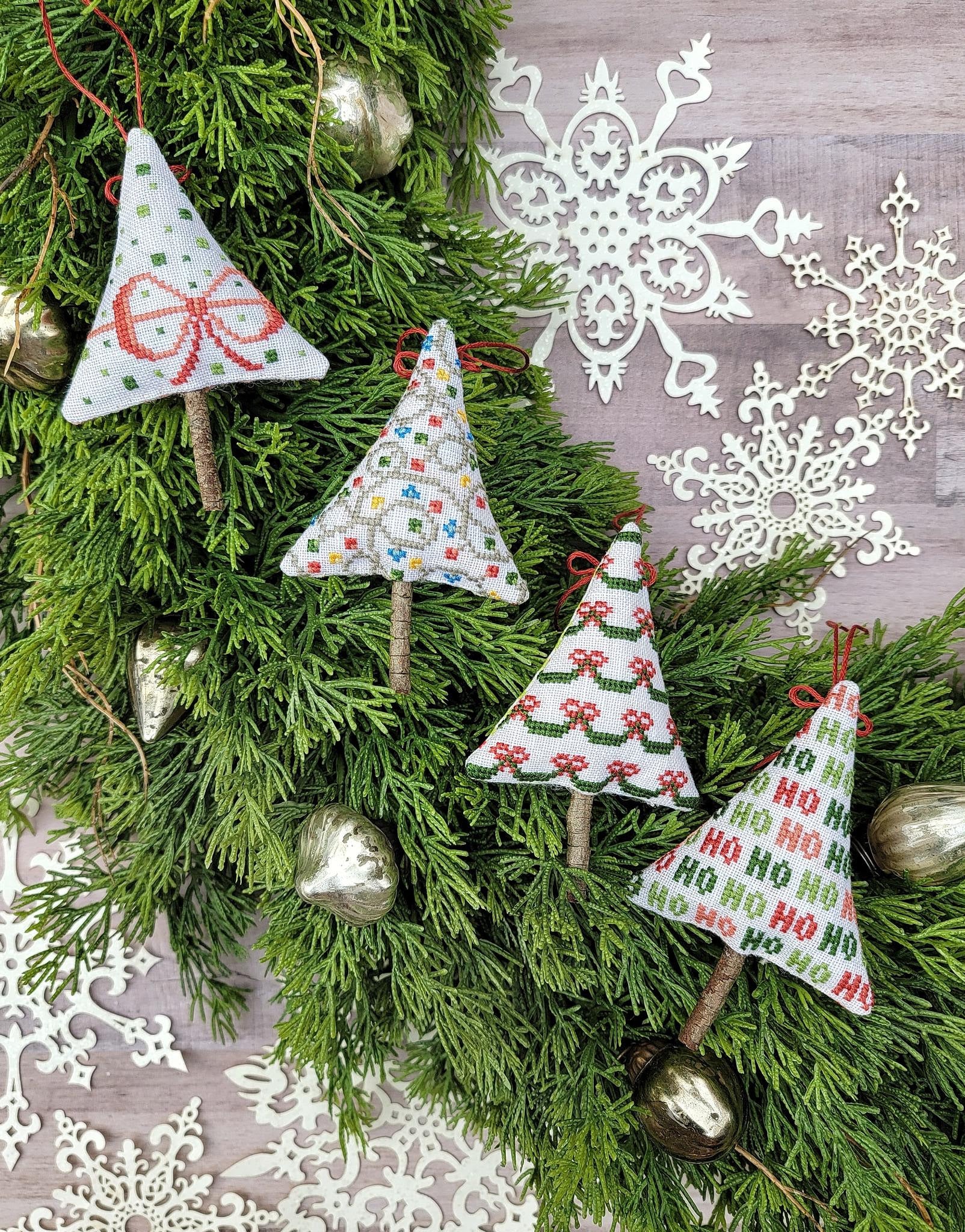 Festive Mini Trees – The Crafty Ewe